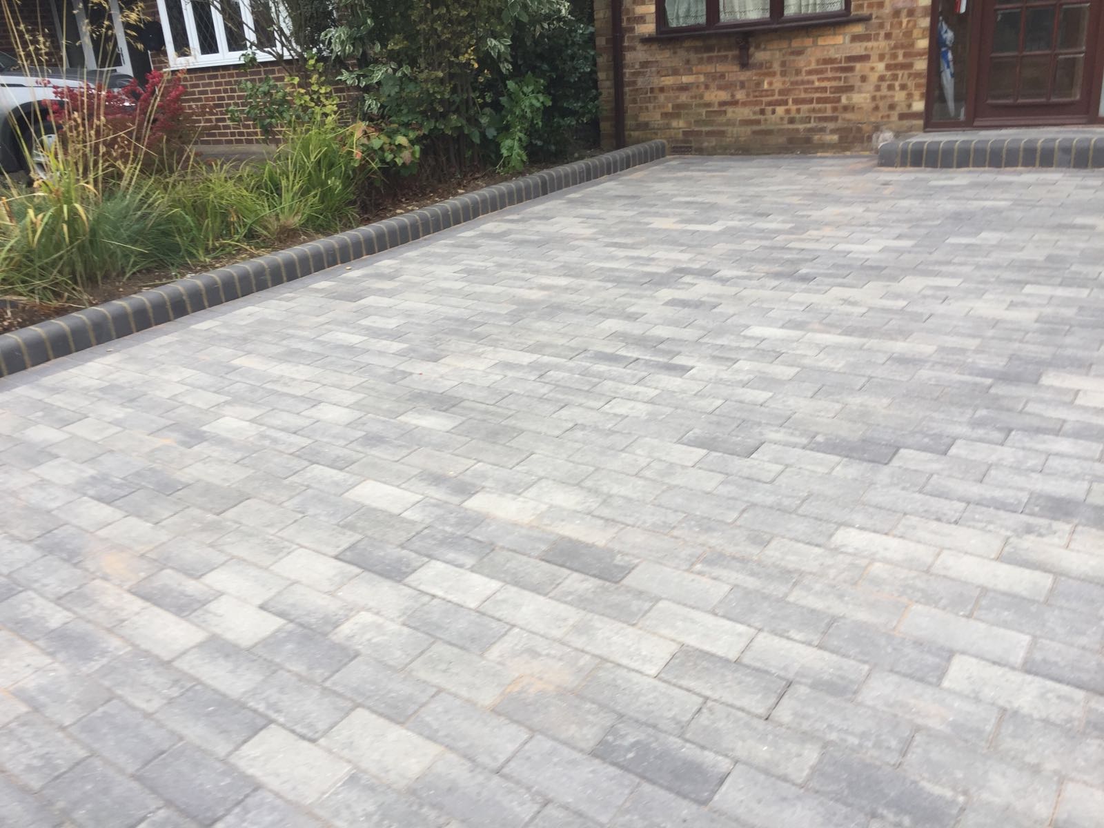 Brett Paving Approved Installer | Driveway Installer | Diamond Driveways
